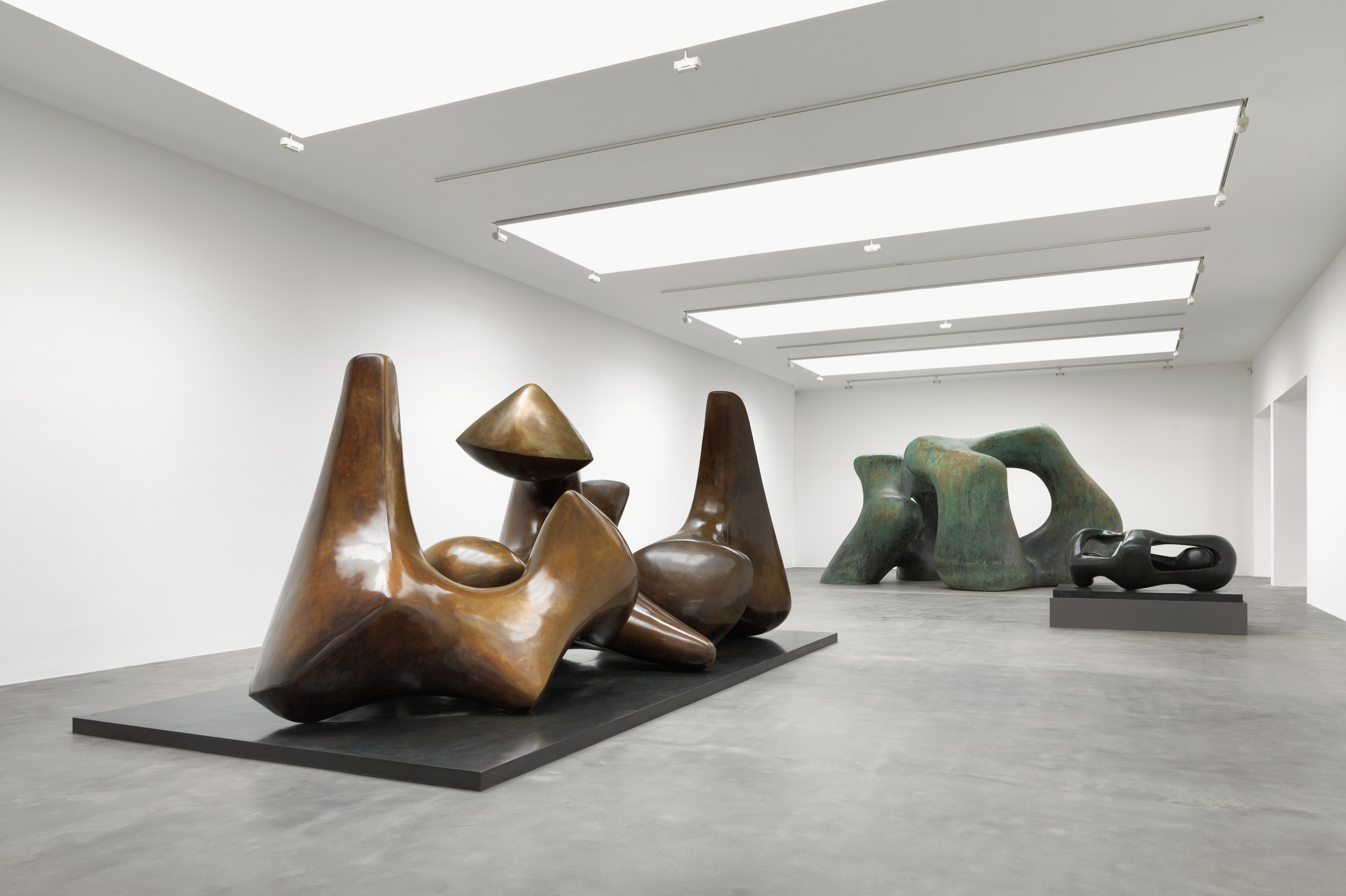 Henry Moore: Late Large Forms, Britannia Street, London, May 31–August ...