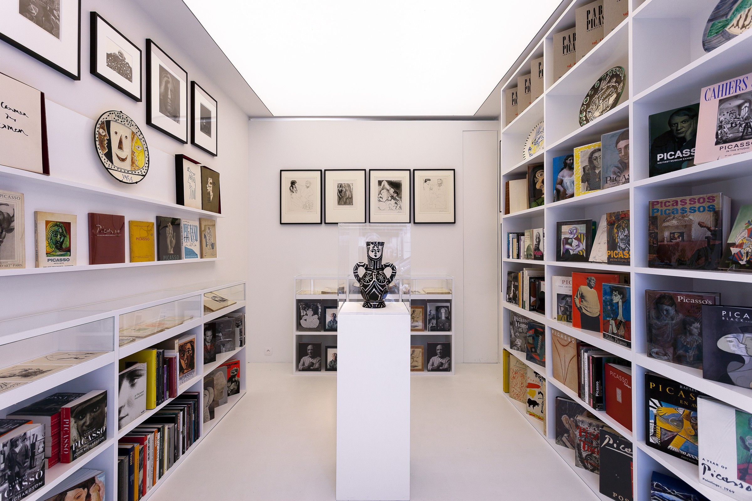 Picasso: By the Book, rue de Ponthieu, Paris, October 19, 2017–February ...