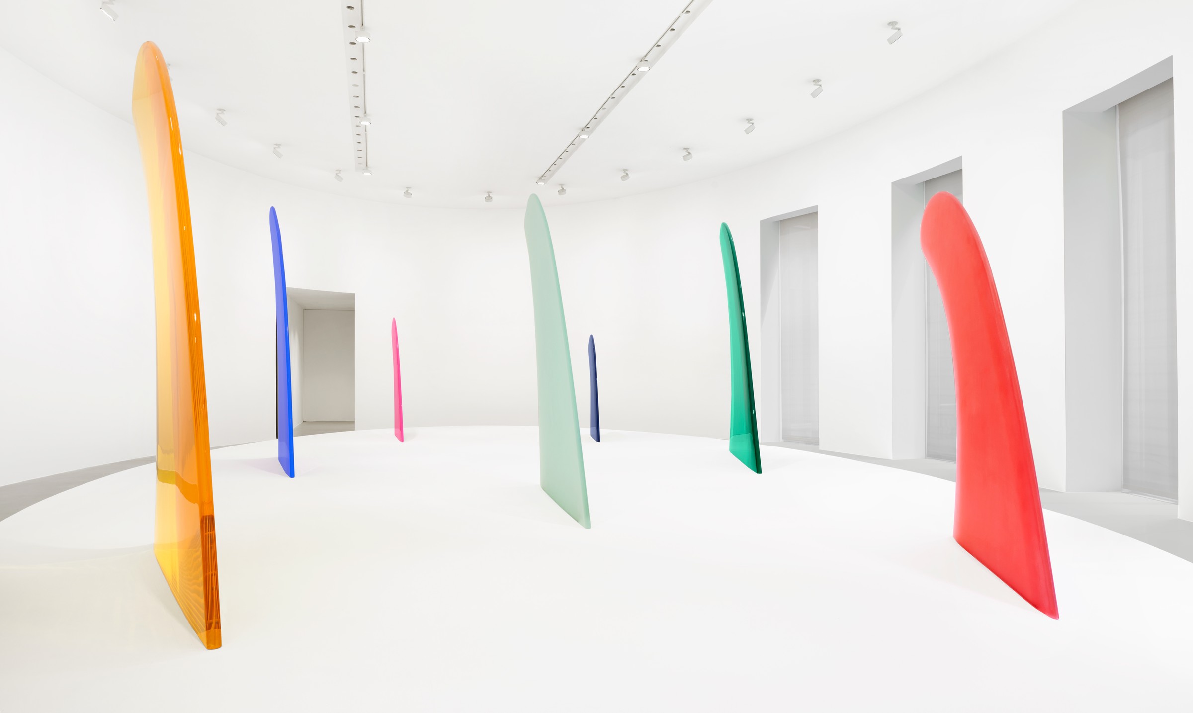 Alex Israel: Fins, Rome, May 12–September 9, 2023 | Gagosian