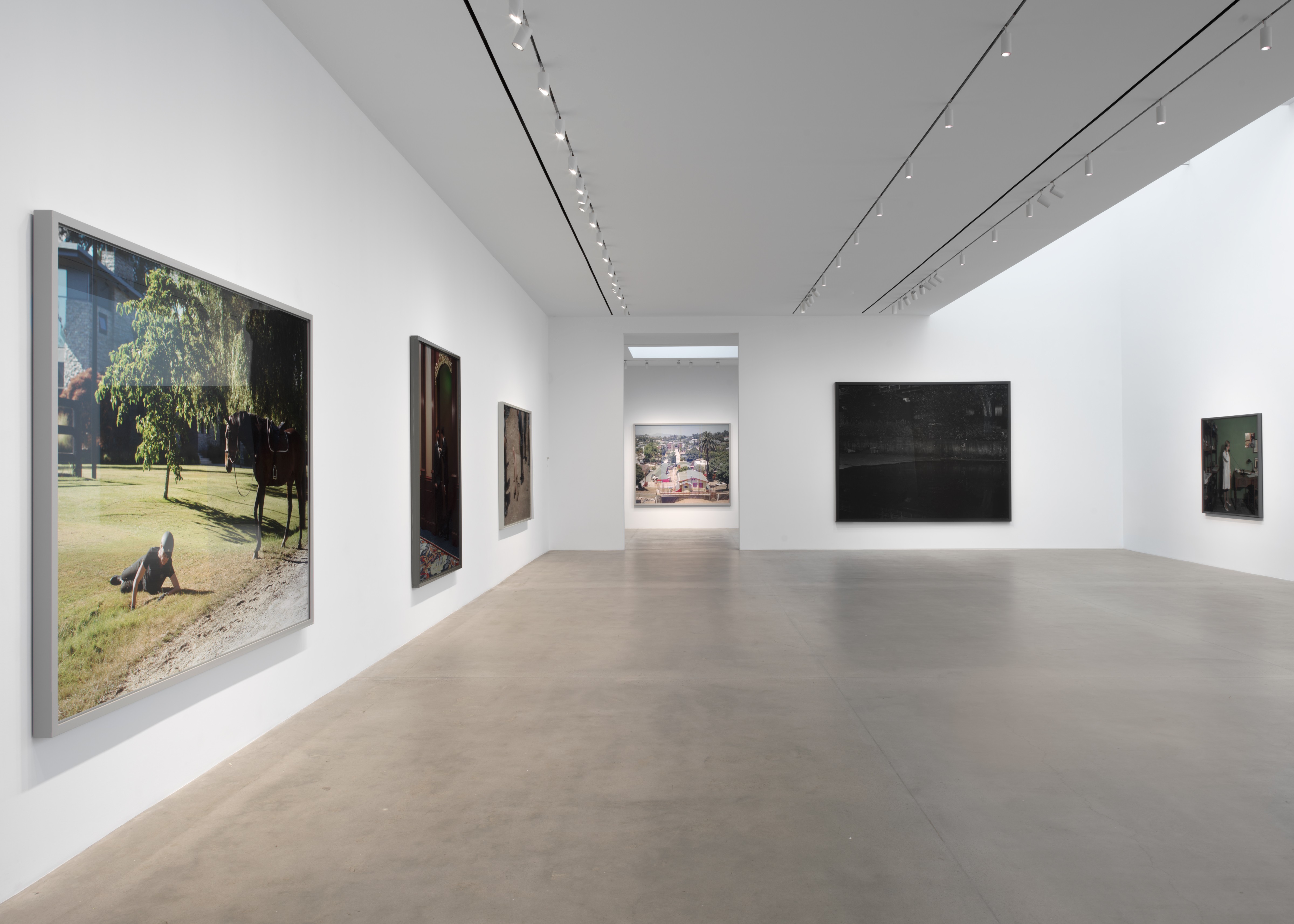 Jeff Wall, 541 West 24th Street, New York, November 8, 2024–January 25 ...