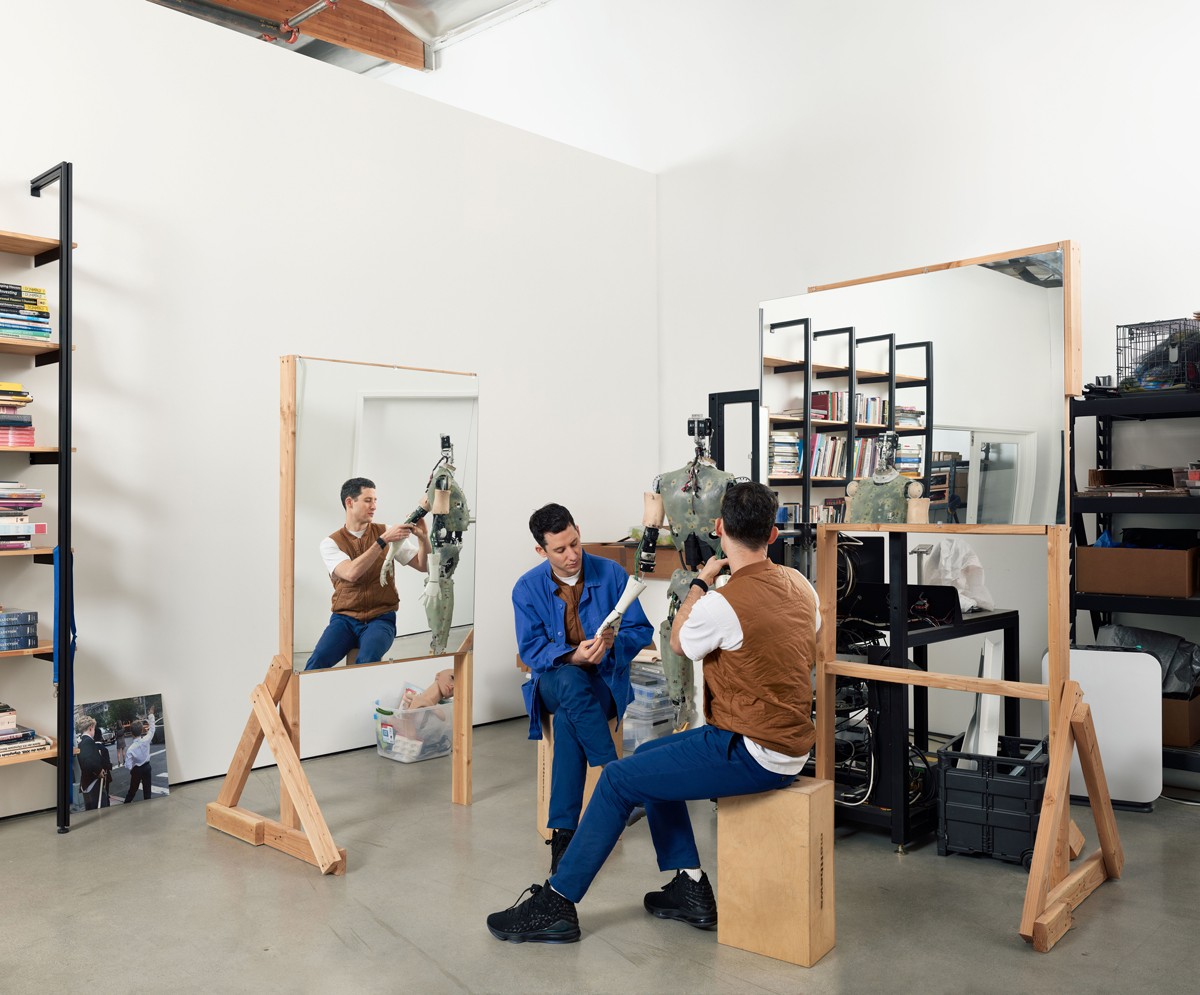 Jordan Wolfson: Body Sculpture | Gagosian
