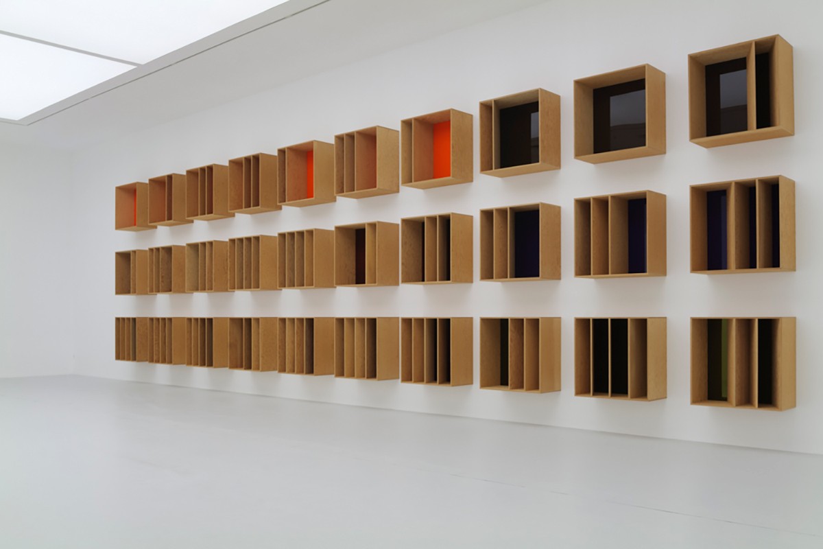 Dan Flavin / Donald Judd: Doha | Museum Exhibitions | News | Gagosian